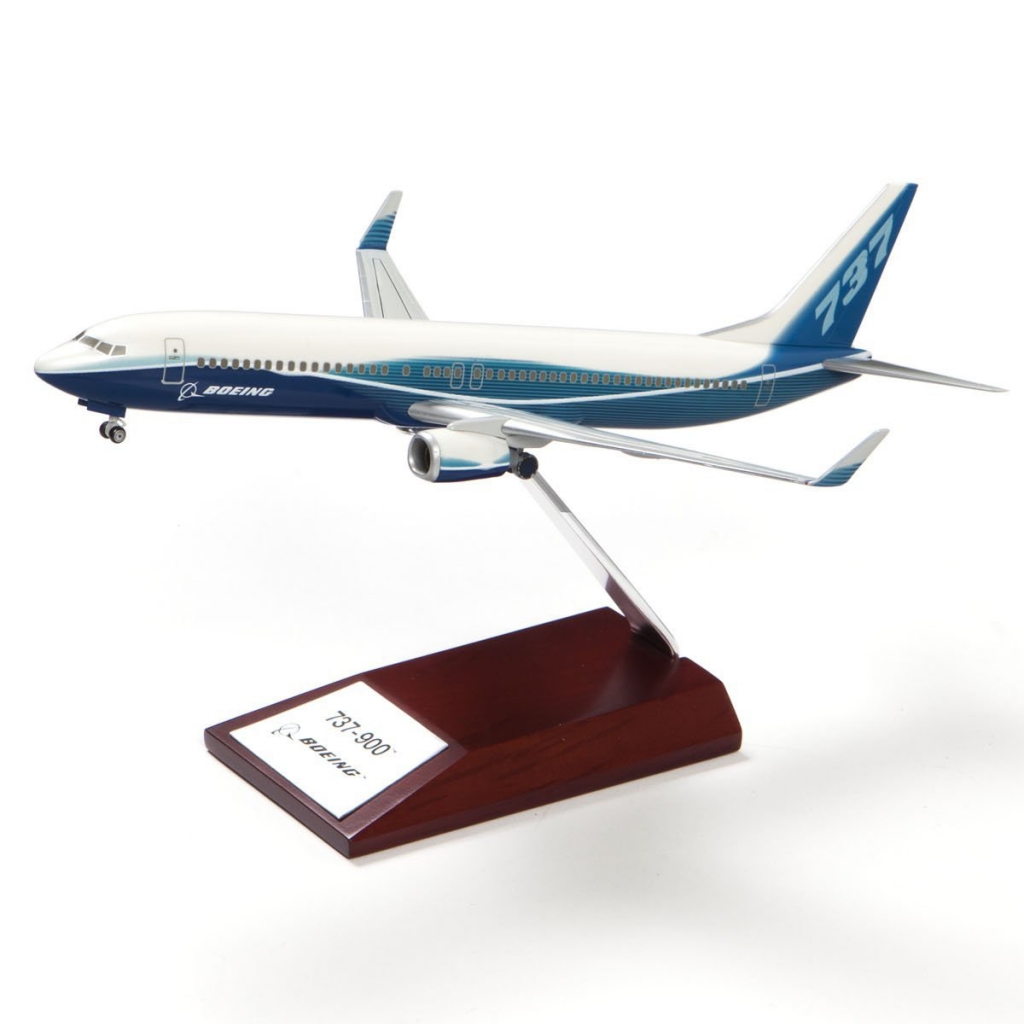 BOEING 737-900ER SNAP-TOGETHER MODEL WITH WOOD BASE - Top Aviation
